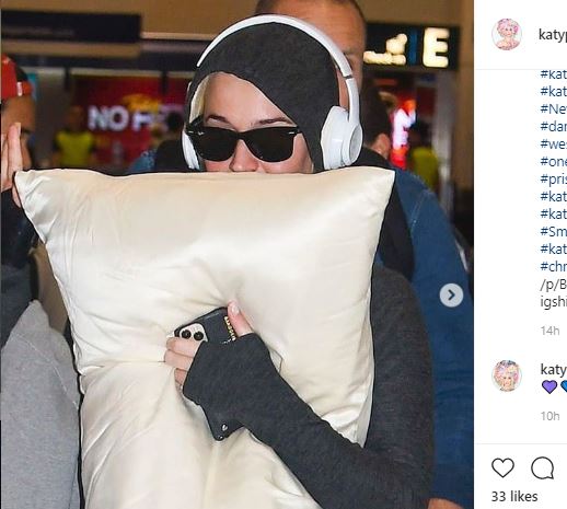 Бремената Кети Пери избегала од хотелот во Австралија во кој ...