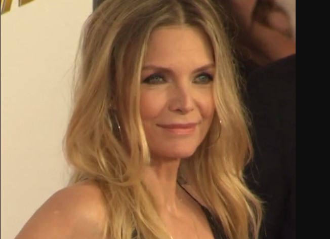 Мишел Фајфер сподели фотографија од пред 26 години, кога била млада ...