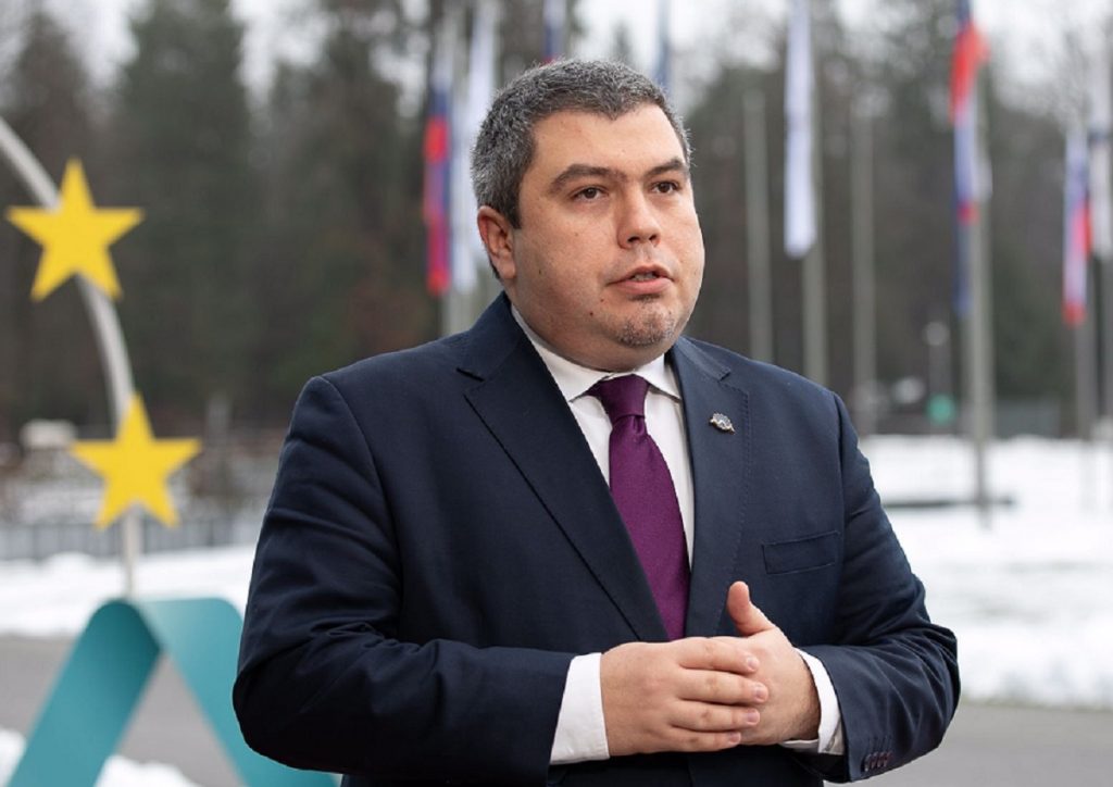 ДО СЛЕДНИОТ НОЕМВРИ ЌЕ ГИ ИЗГЛАСАМЕ УСТАВНИТЕ ИЗМЕНИ Маричиќ вели дека блокадата е во наши раце ...